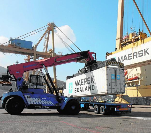 La naviera Seago Line abre una nueva ruta con Inglaterra para exportar ...