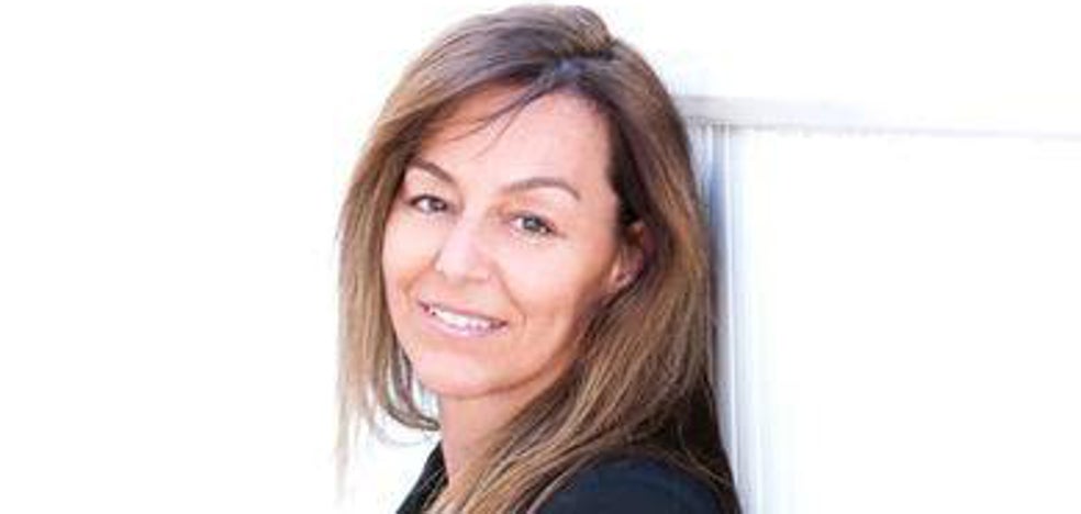 "It is a mistake to minimize the intelligence of beautiful women ...