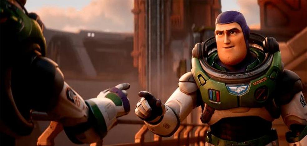 The Lesbian Kiss of 'Lightyear': The First Representation of Disney's ...